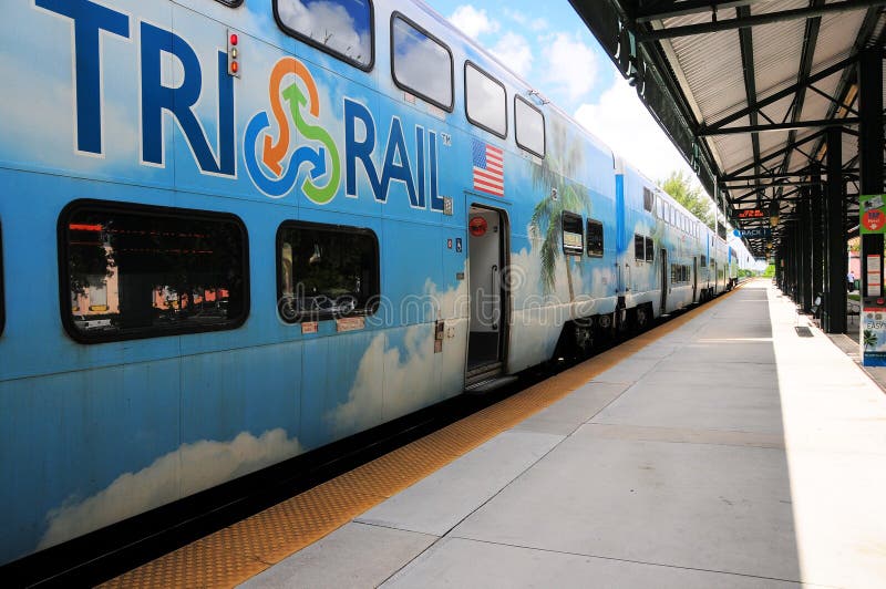 Passenger Train in Station in Perspective View Editorial Image - Image ...