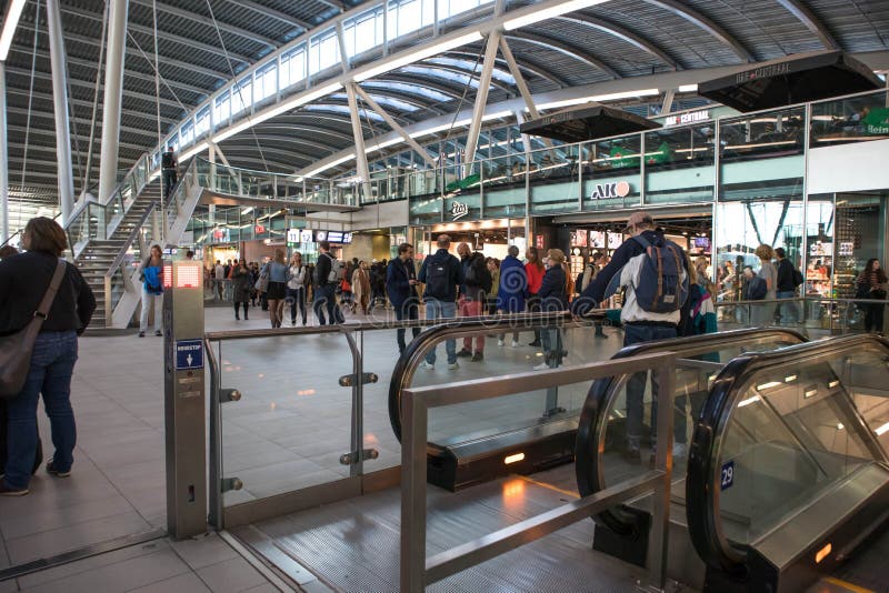 Passengers Inside Large Modern Railway Terminal Concourse Editorial ...