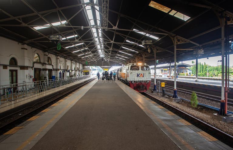 Passengers Wait for the Arrival of the Train at Cirebon Station, West ...