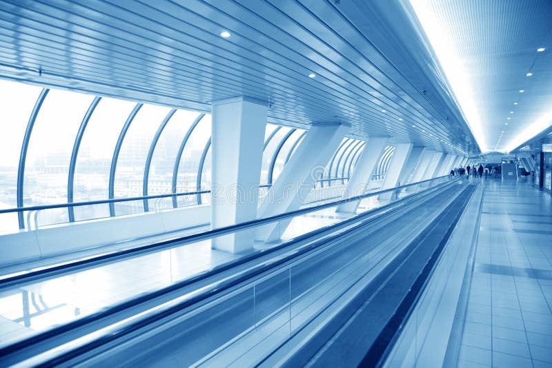 Passerella Con Il Percorso Commovente Immagine Stock - Immagine di ...