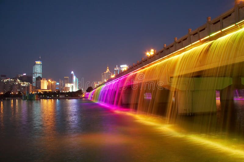 Passerelle moderne image stock. Image du asie, passerelle - 3564917