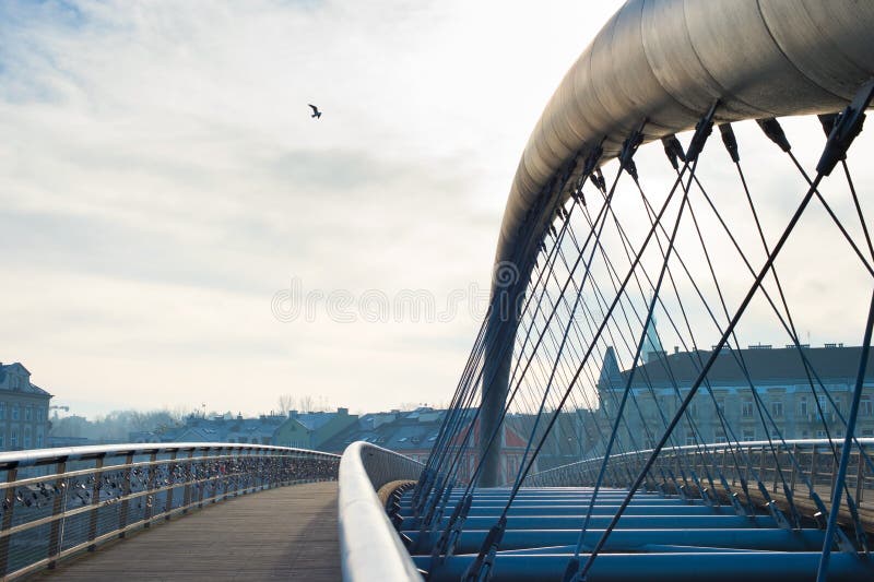 Passerelle Moderne, Krakokw Photo stock - Image du beauté, architecture ...