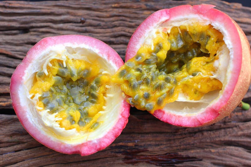 Passievrucht stock foto. Image of installatie, rijp, exotisch - 35894002