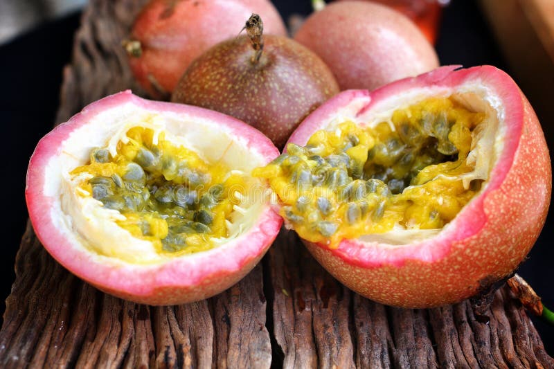 Passievrucht stock foto. Image of installatie, rijp, exotisch - 35894002