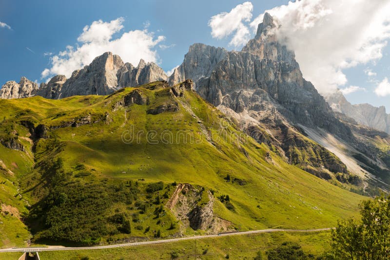 Passo Rolle, Dolomia, Alpi, Italia Immagine Stock - Immagine di alpi ...