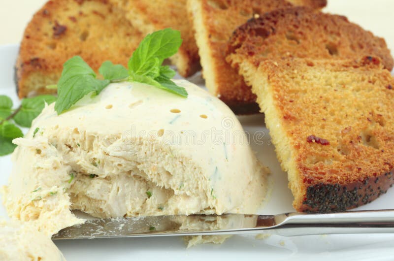 Pasta Da Galinha E Brinde Moldados Do Alho Imagem de Stock - Imagem de ...