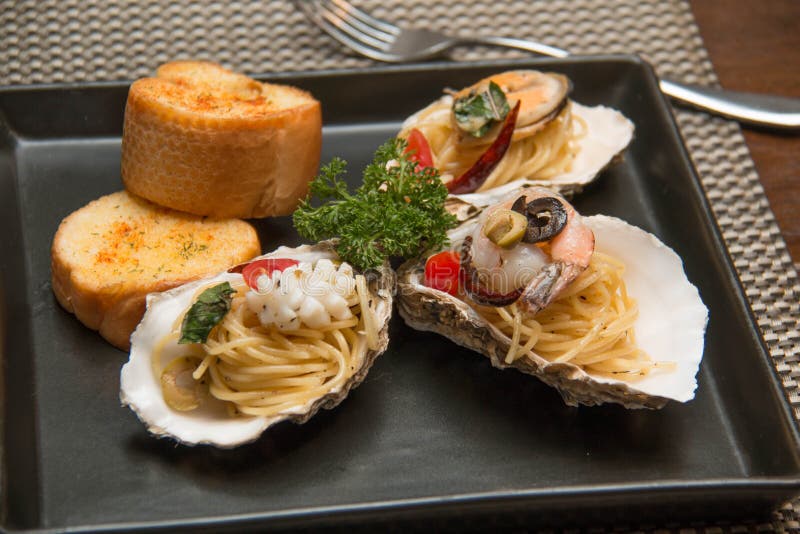 Pasta Delicious Spaghetti Seafood in Shell Stock Photo - Image of clams ...