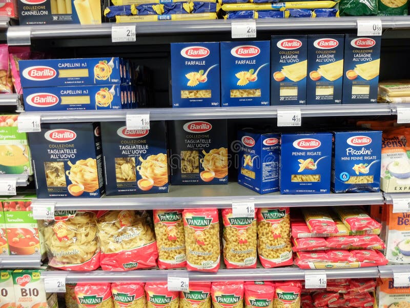 Pasta in a grocery store editorial image. Image of brand - 171026425