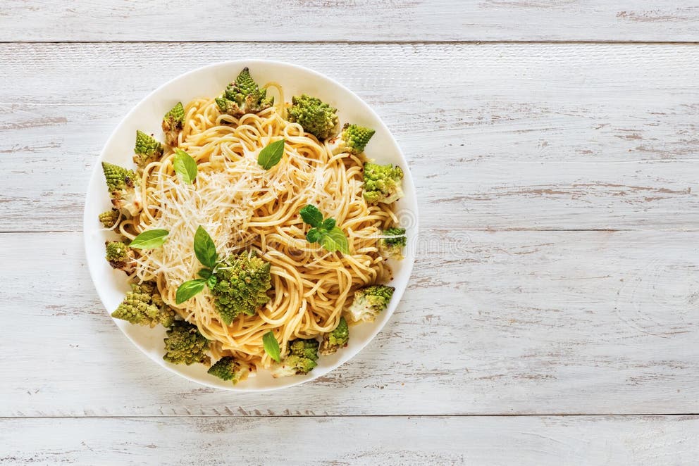 Pasta with Romanesco Cauliflower Broccoli. Stock Photo - Image of diet ...