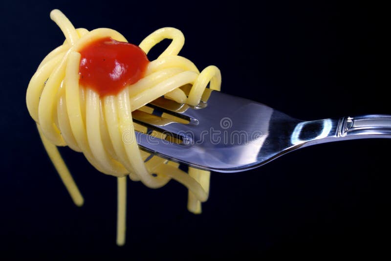 Pasta sulla forchetta immagine stock. Immagine di alimento - 3662207