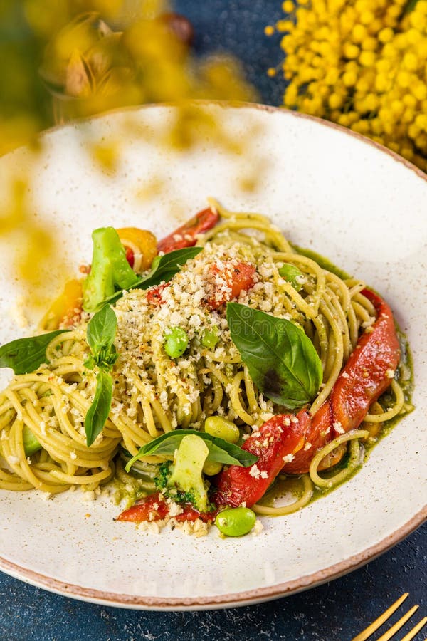 Pasta Tradicional Spaghetti Bolognese En Gran Angular Toma De Deliciosa ...