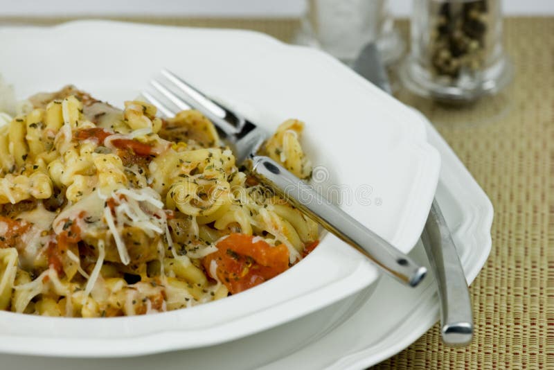 Pastas rizadas foto de archivo. Imagen de rizado, ingredientes - 39256878