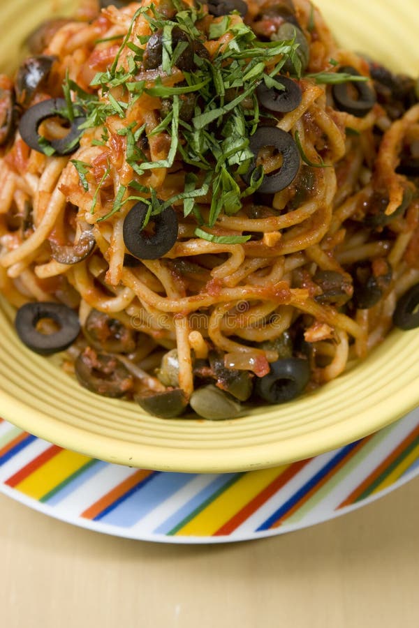 Pasta sana con verduras foto de archivo. Imagen de fondo - 180950702