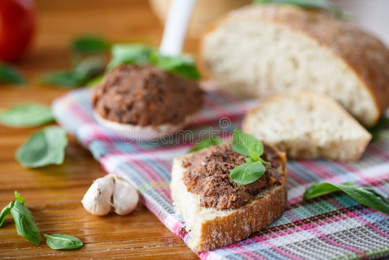 Pastei met brood stock afbeelding. Image of maaltijd - 36813879