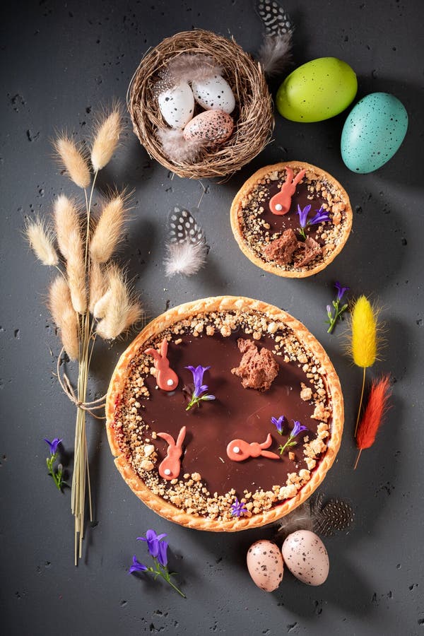 Pastel De Chocolate Casero Para Pascua Como Postre Tradicional De ...