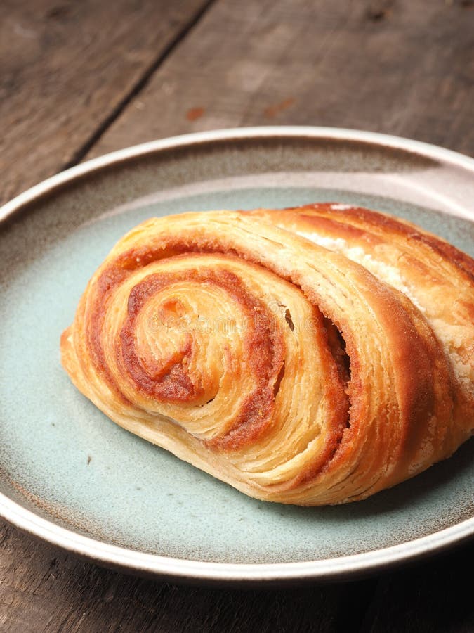 Pastelaria doce com canela imagem de stock. Imagem de dinamarquês ...