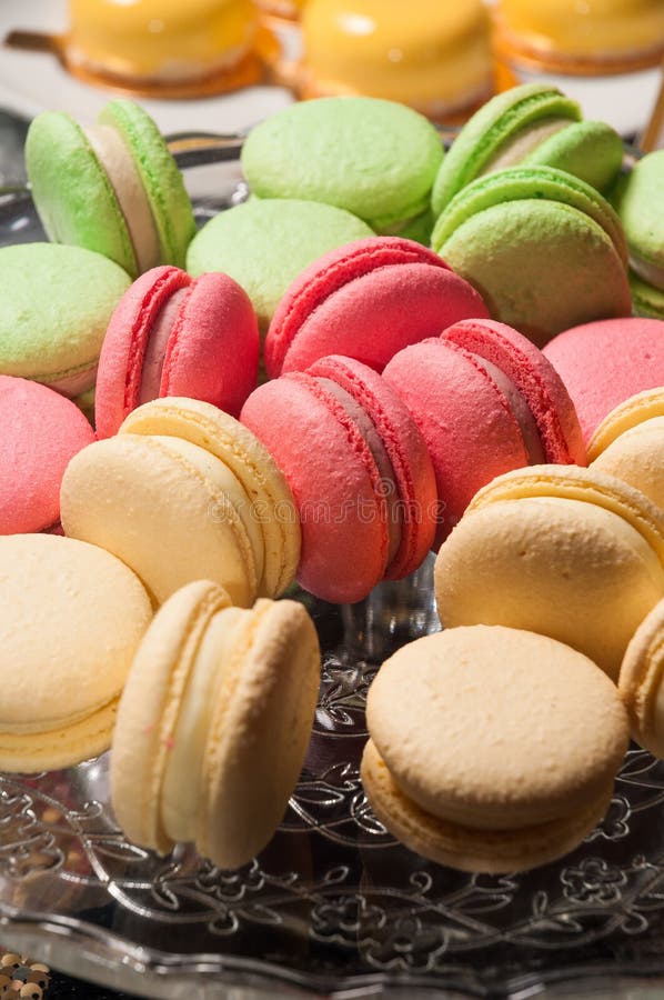 Pasteles De Macarrones Franceses Tradicionales Coloridos Y Dulces ...