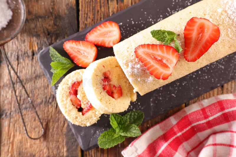 Rollo suizo del verano foto de archivo. Imagen de pasteles - 52780020