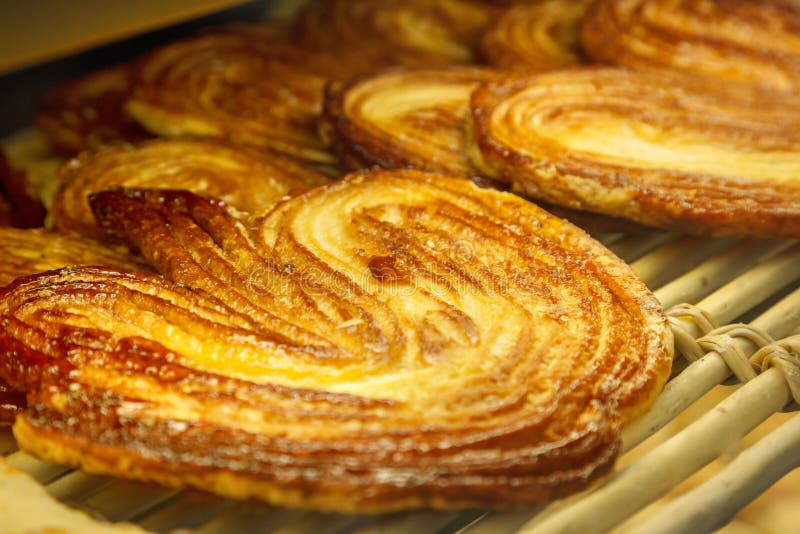 Pasteles franceses foto de archivo. Imagen de pasta - 120997496