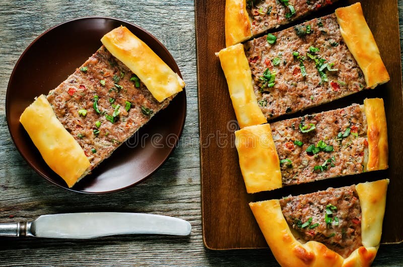 Pasteles Turcos Tradicionales Con La Carne Imagen de archivo - Imagen ...