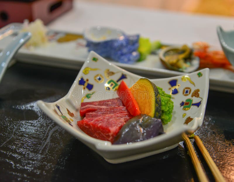 Pasto Giapponese Per La Cena Fotografia Stock - Immagine di insalata ...