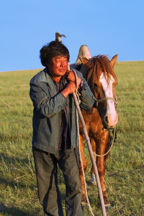 Pastor y su caballo imagen de archivo. Imagen de prado - 15666151