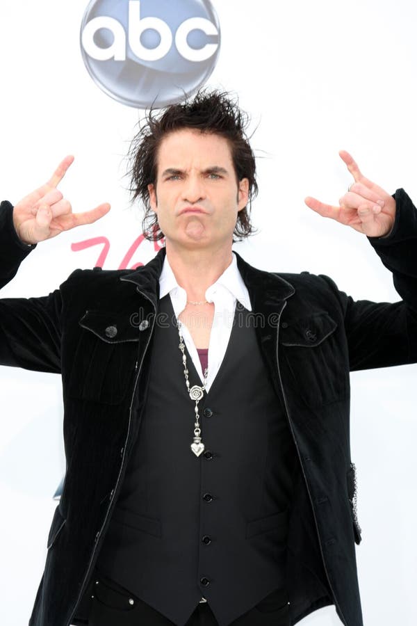 Pat Monahan editorial photo. Image of music, awards, grand - 24305941