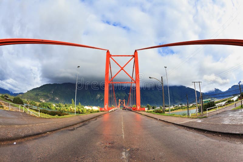 Patagonia, Chile. Puente Rojo Imagen de archivo - Imagen de fiordo ...