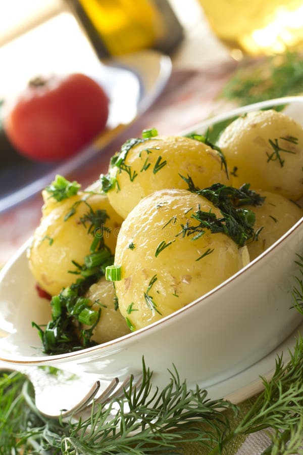 Patata Hervida Con Las Salmueras Foto de archivo - Imagen de comida ...