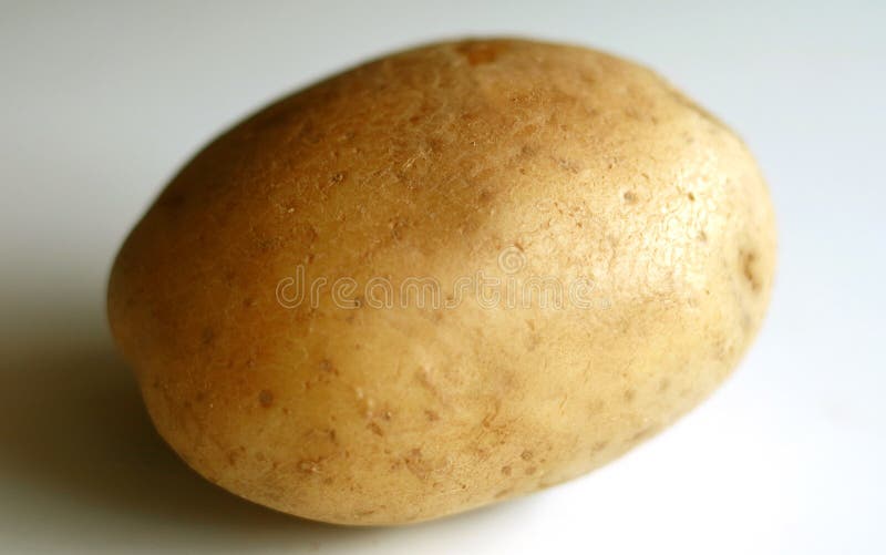 Patatas amarillas imagen de archivo. Imagen de cocina - 143514247