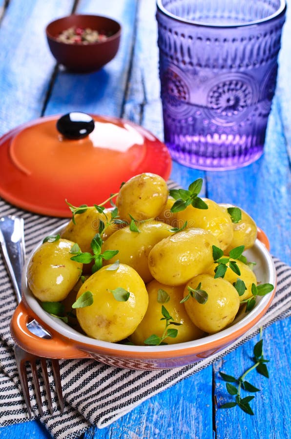 Patatas hervidas foto de archivo. Imagen de calor, cena - 58115364