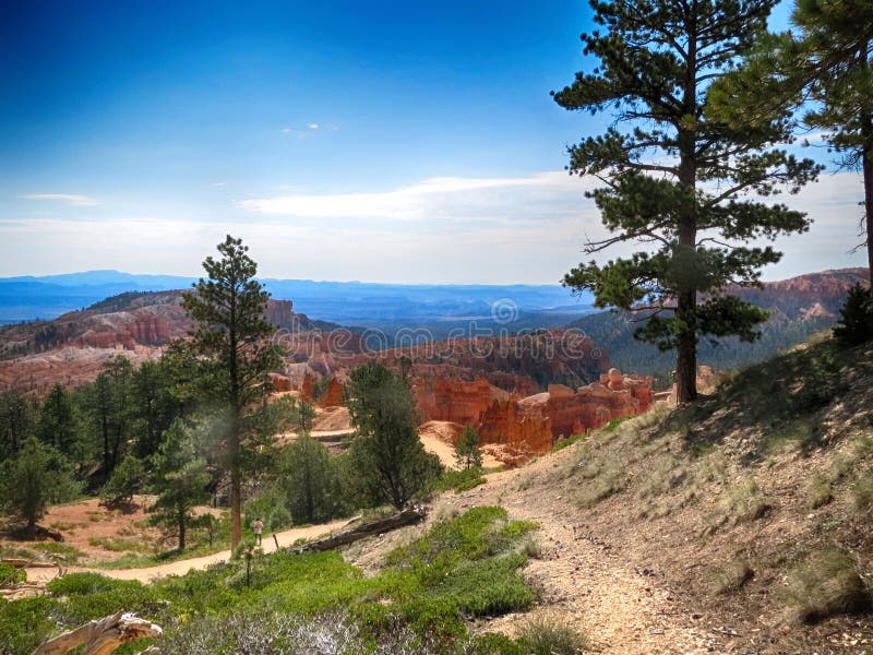 Path into Bryce Canyon stock image. Image of escarpment - 51095235