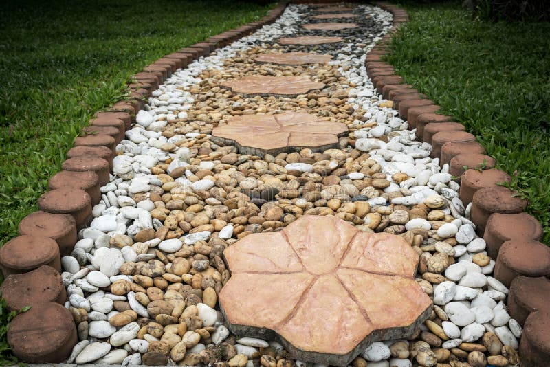 Garden Cobblestone Path stock photo. Image of cobblestone - 32431594