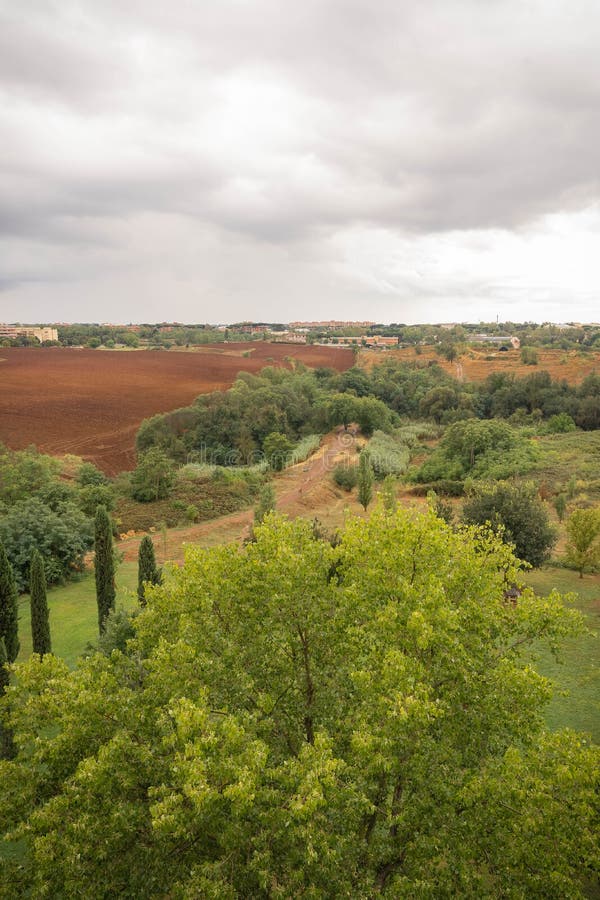 Path through Fields and Bushes on the Roman Outskirts in Italy Stock ...