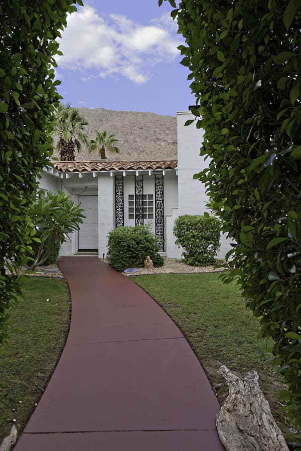 Path through Hedge Leading To Bungalow Stock Photo - Image of ...