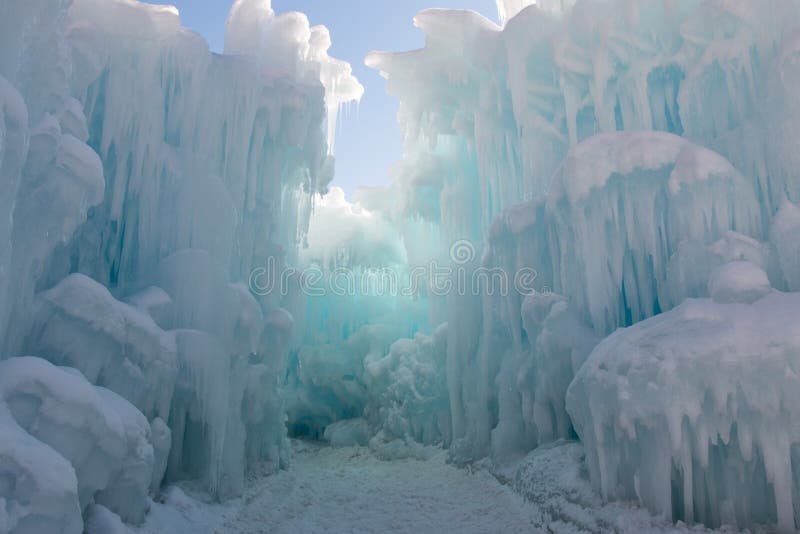 Path between ice walls stock image. Image of frost, snow - 49975091