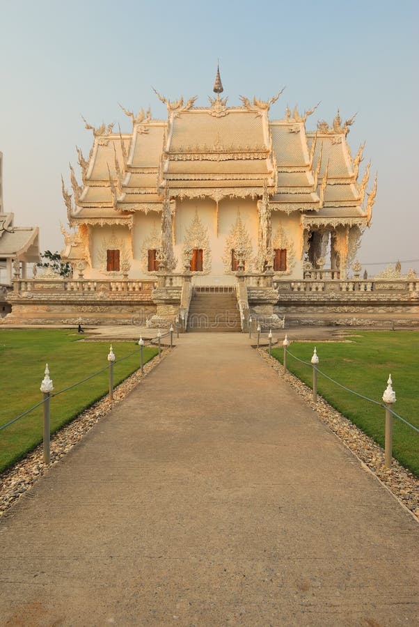 Path Leading To White Temple Editorial Image - Image of chiang, holy ...