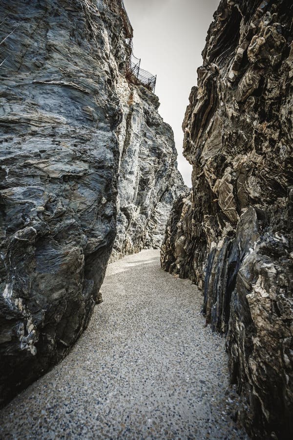 Path in Rocks, Garden of the Gods Wilderness, Illinois, USA Stock Photo ...