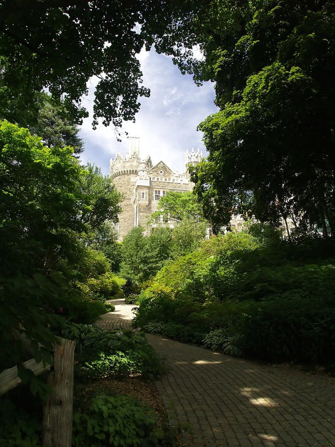 Path to the Castle stock photo. Image of landscape, garden - 2841240