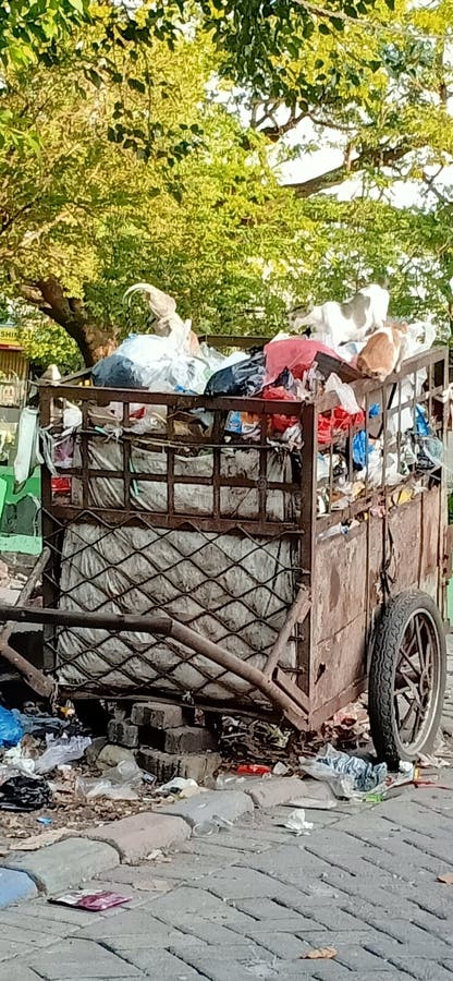 Pathetic Trash Cart Stock Photos - Free & Royalty-Free Stock Photos ...
