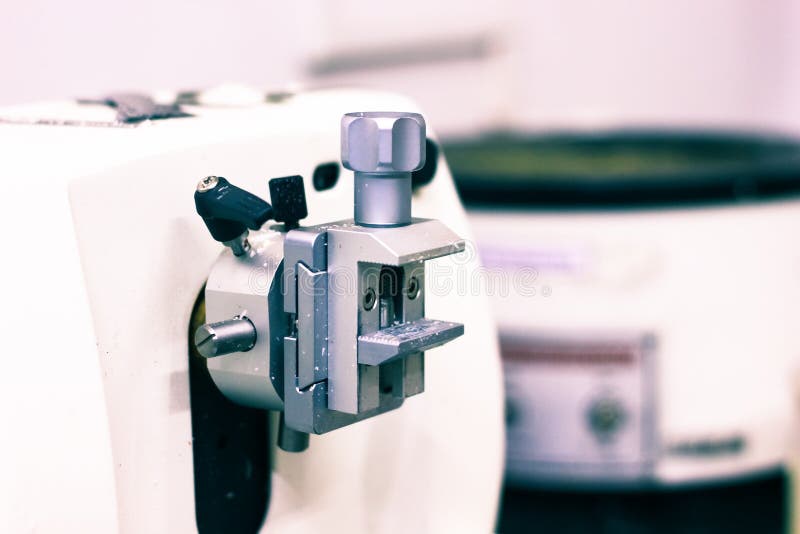 A Pathological Tissue Grossing Section Thin Slice Making Microtome for ...