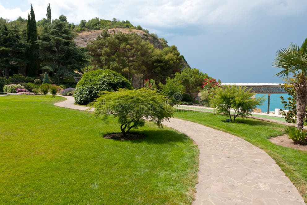 Pathway in gark stock photo. Image of land, garden, curve - 25552316