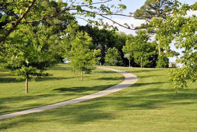 Pathway through park stock image. Image of leaves, landscaped - 14109345