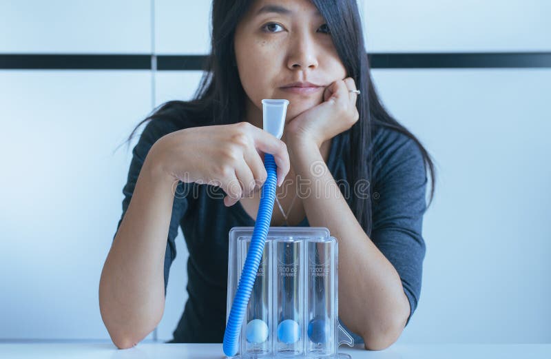 Patient Using Incentive Spirometer or Three Balls for Stimulate Lung ...