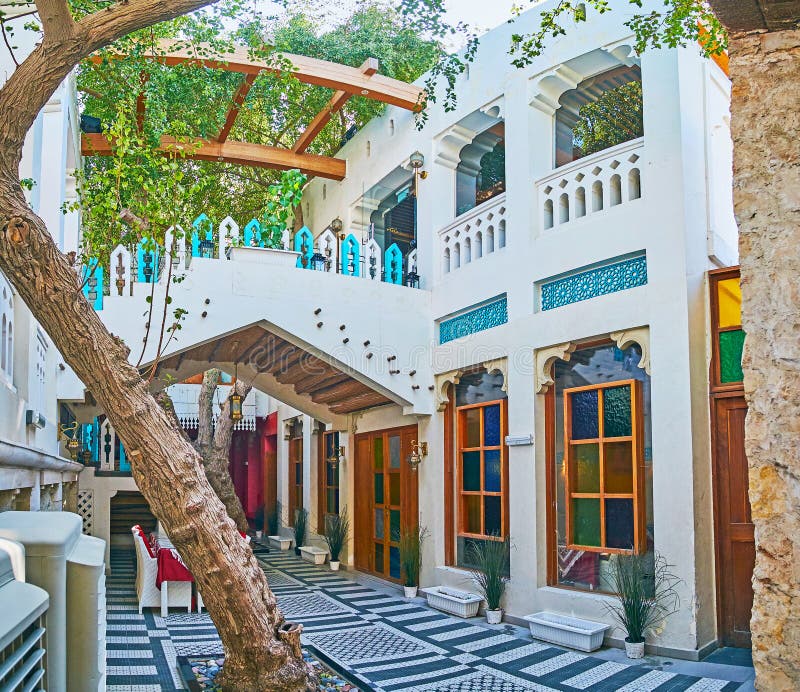 Patio Del Restaurante, Doha, Qatar Foto de archivo editorial - Imagen ...