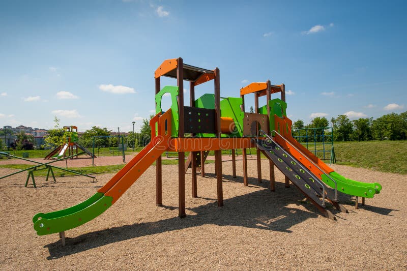 Patio vacío de los niños foto de archivo. Imagen de verano - 25097152