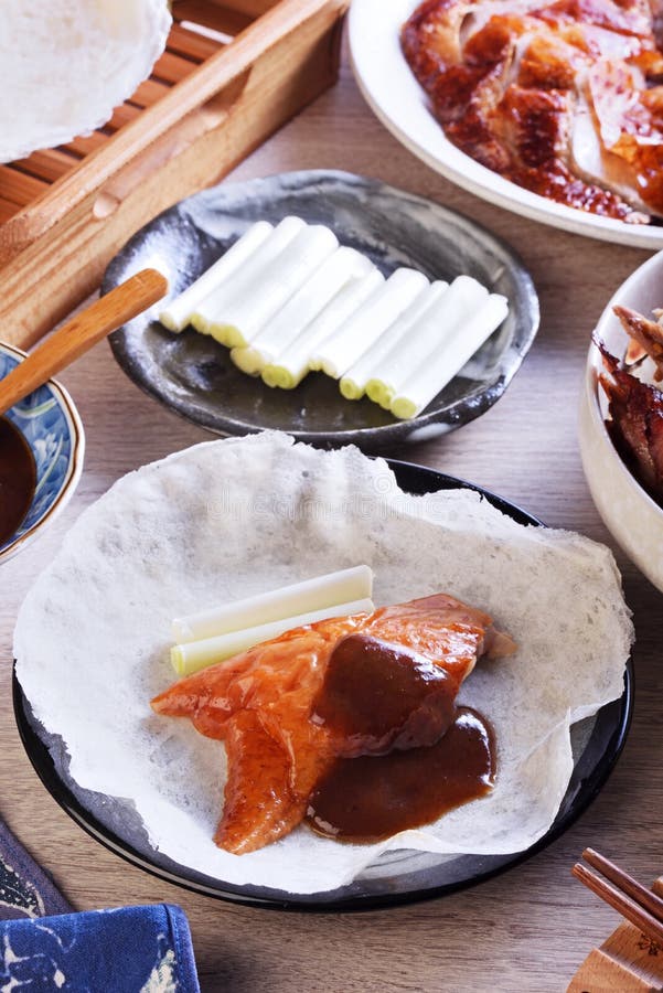 Pato assado de beijinho imagem de stock. Imagem de torrado - 175239841