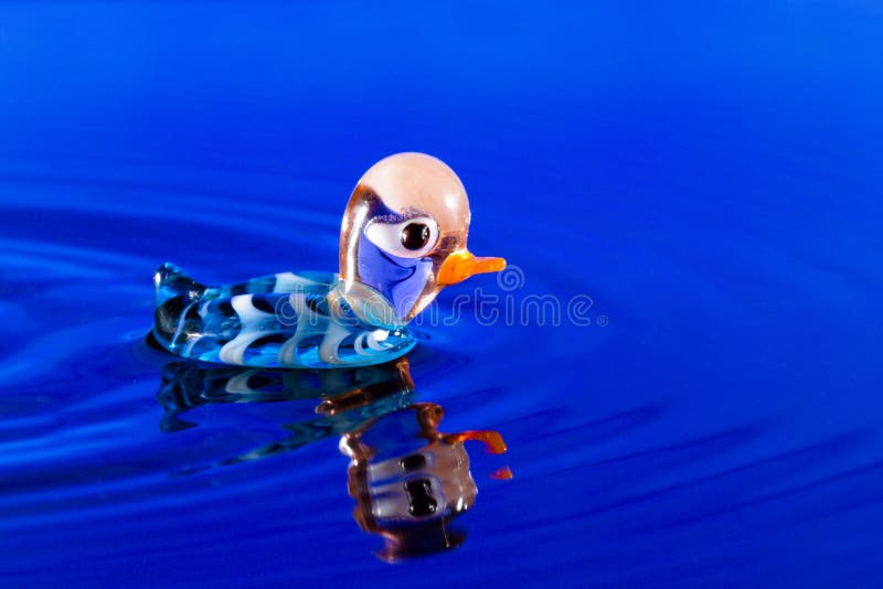 Pato azul imagen de archivo. Imagen de juguete, figura - 33753329