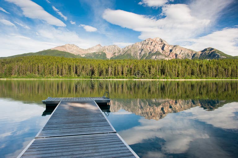 Patricia Lake, Canada stock image. Image of green, idyllic - 24298939