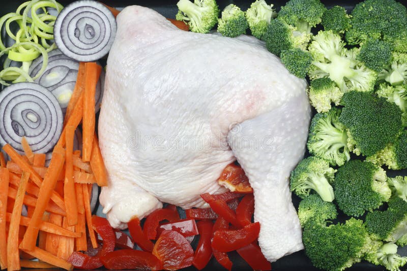 Patte de poulet. photo stock. Image du frais, sain, gros - 12015082